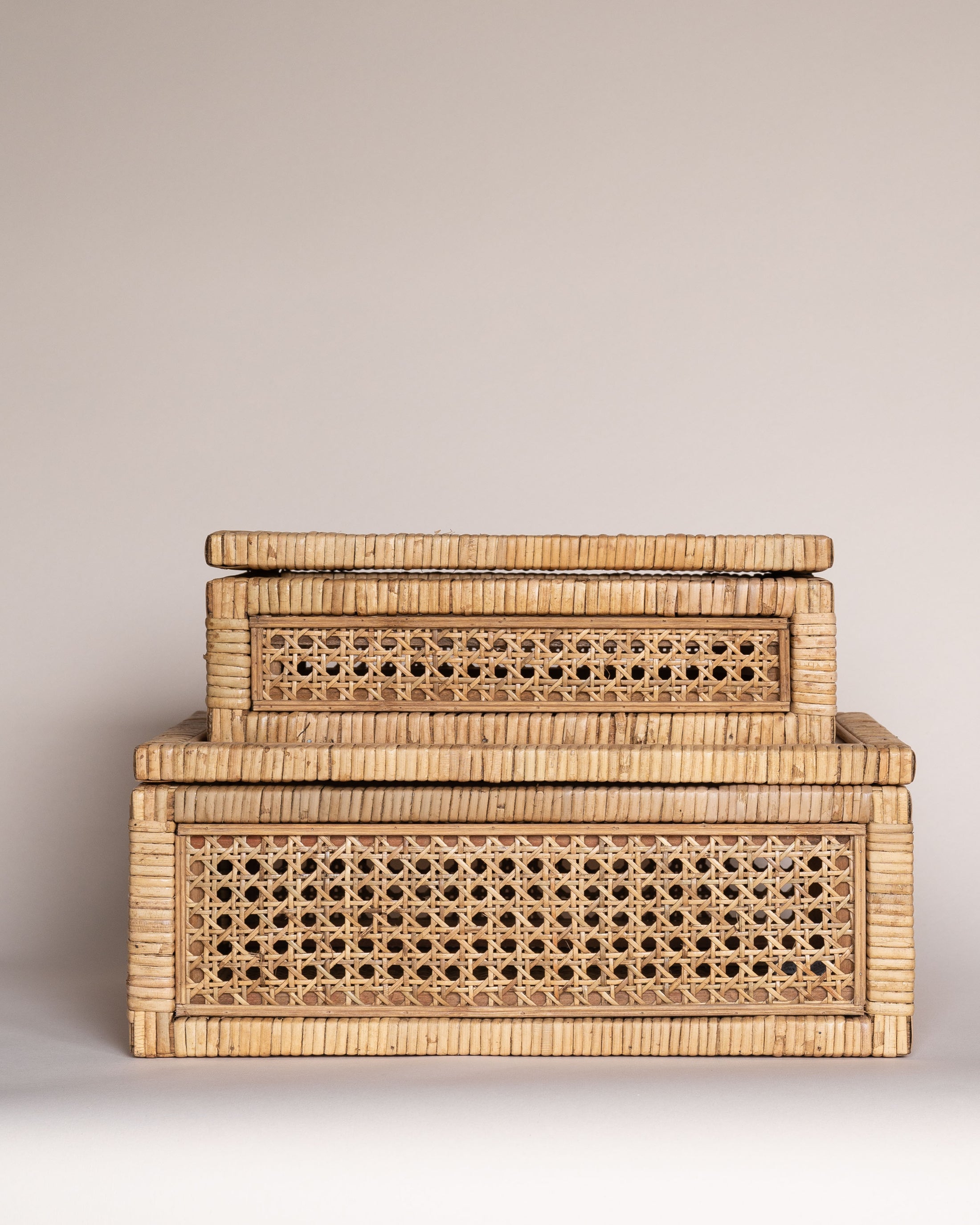 Newport Display Box (set) | Shoppe at The Avenue